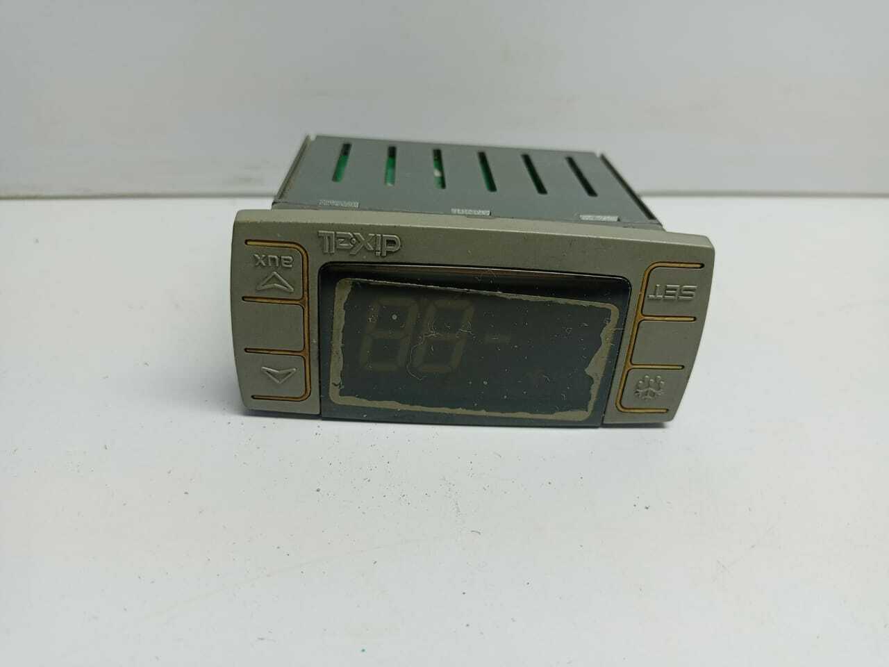 Dixell XR06CX-5N0C0 Controller For AC Power 3.5VA Max Supply 230V~ 50 ...