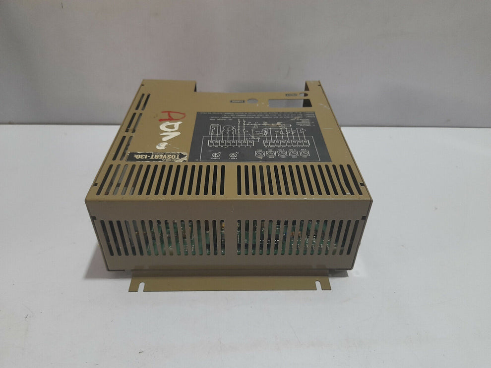 Toshiba Tosvert-130E Transistor Inverter IN IPH 22/240V 50/60Hz OUT 0 ...