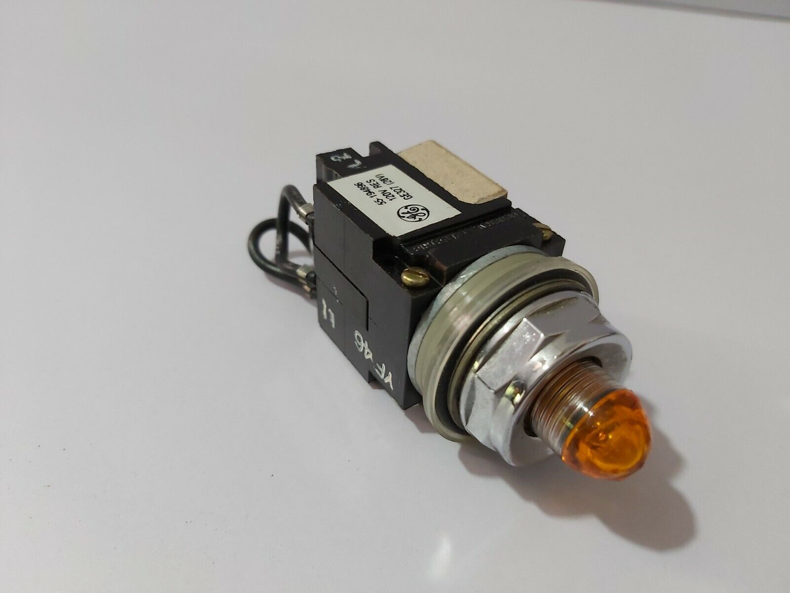 GE 55-194896 PILOT LIGHT PUSHBUTTON 120V RESISTOR TYPE ORANGE GE327 28 ...