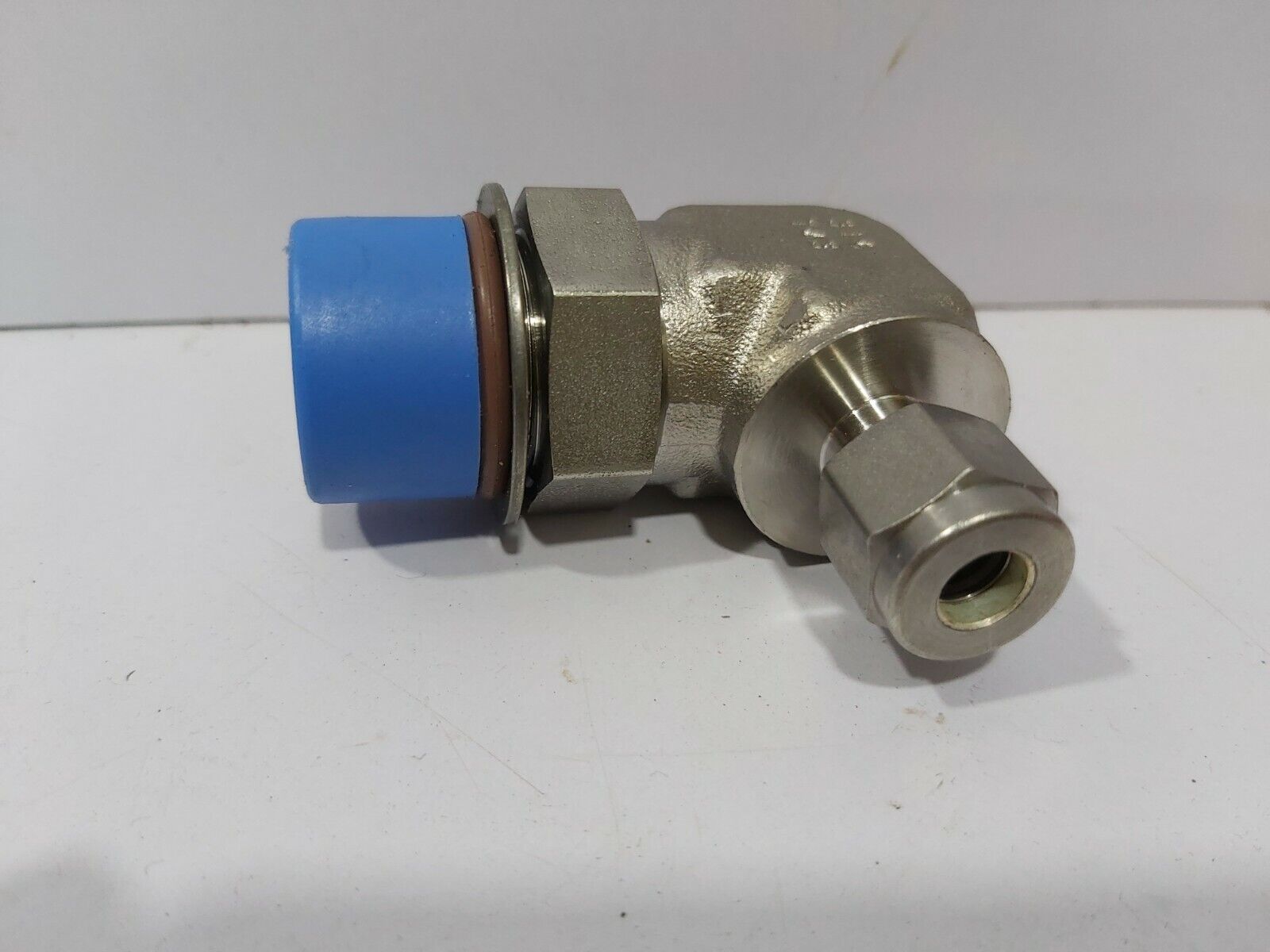 SWAGELOK SS-400-2-10ST ELBOW POSITIONABLE MALE-1/4 TUBBING X 7/8 SAE ...