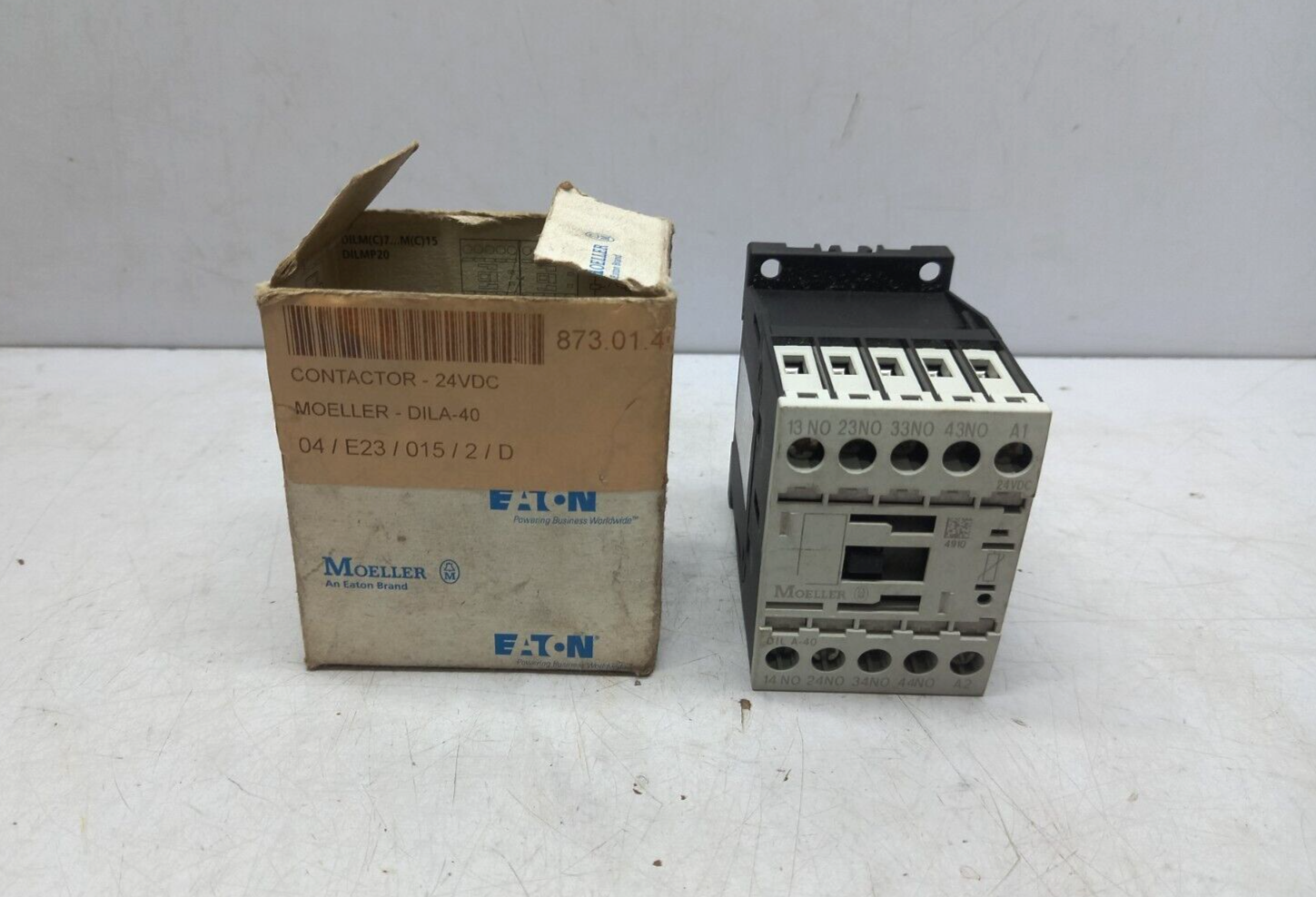 Moeller Eaton DILA-40 Contactor A600 P300 600V AC MAX.15A 250V AC MAX ...