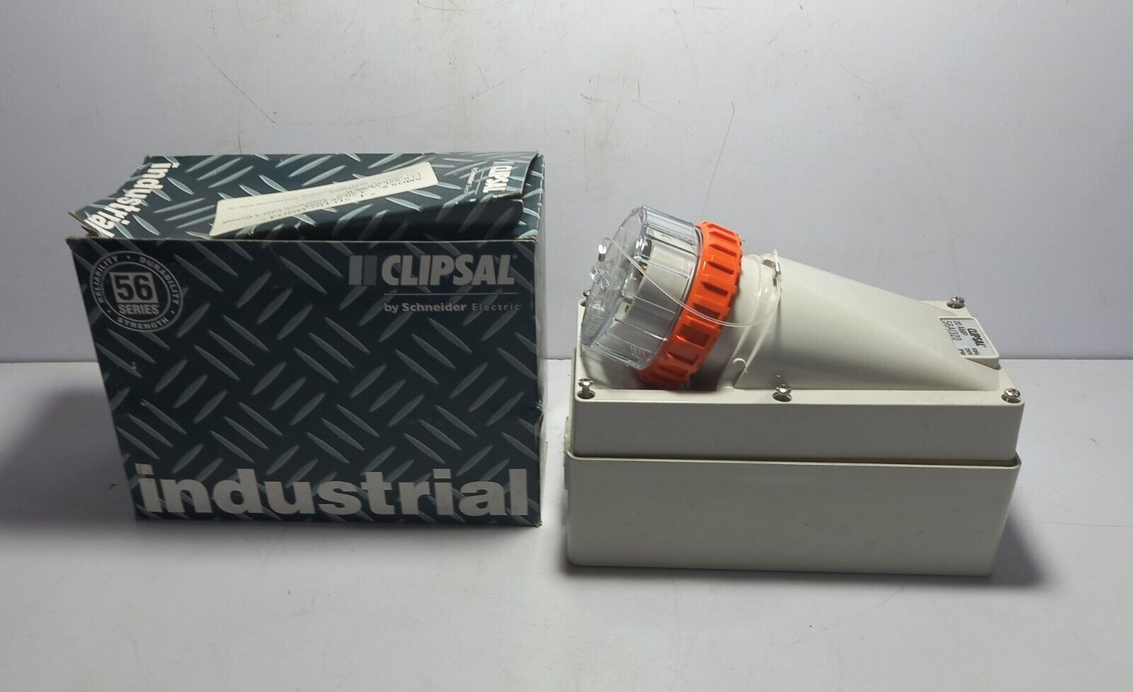 Clipsal 56AI320 Appliance Inlet / 3 Round Pins / 20A IP66 / 250V 50Hz ...