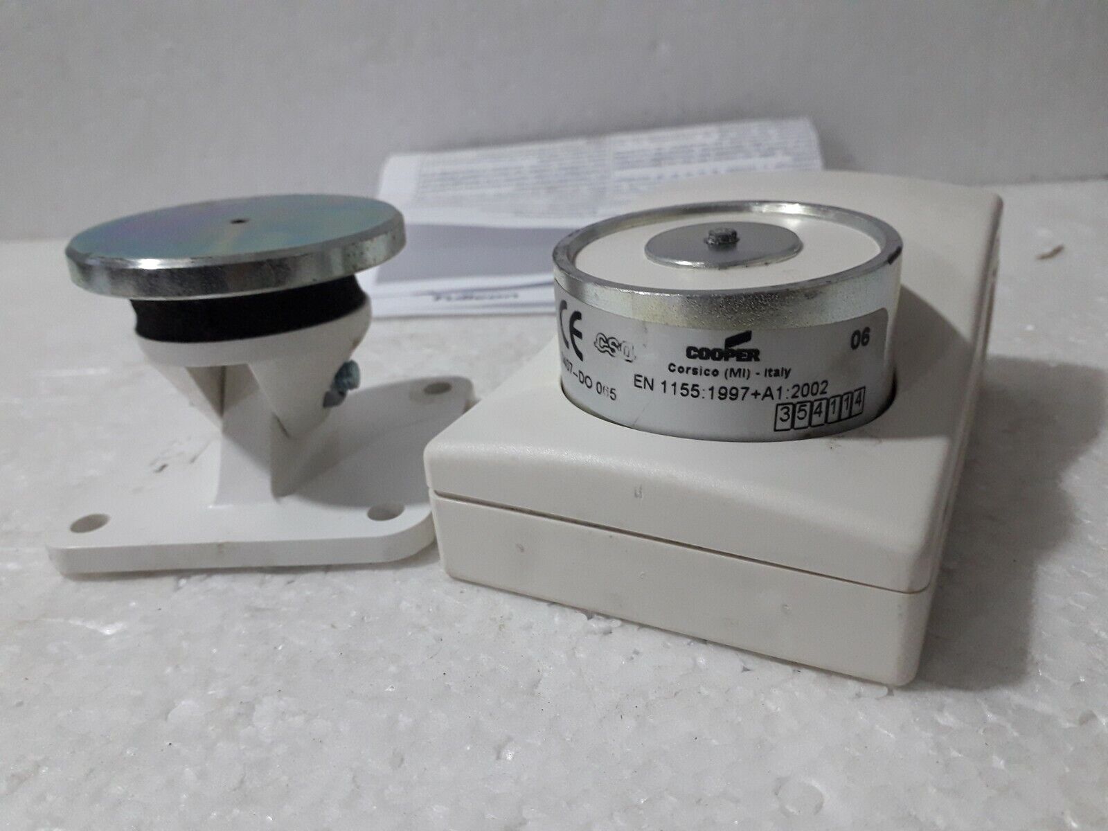 Fulleon FSMD/024/50/PW/W Electro Magnets Magnetic Door Holder – S N Marine