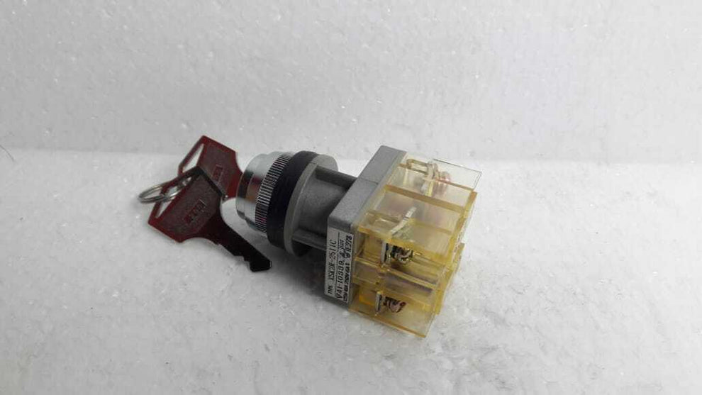 Maruyasu Control Unit XSK2R-2511C 41-10339 Switch 125V-10A 250V-6A – S ...